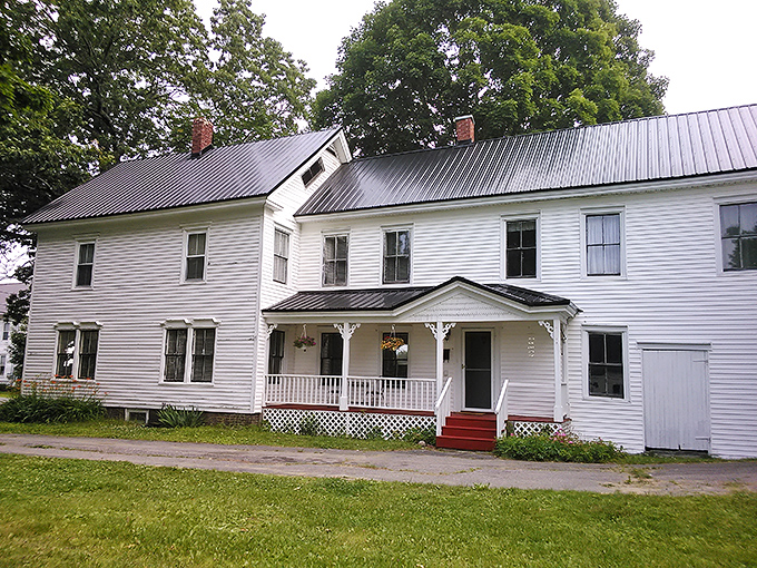 Unity's natural beauty: Where every trail leads to a feast for the eyes. And trust me, the actual feasts are even better!