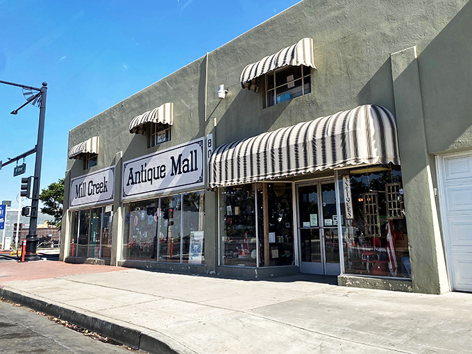 Sleek outside, retro inside. It's like finding a jukebox in an Apple store. Prepare to be pleasantly confused!