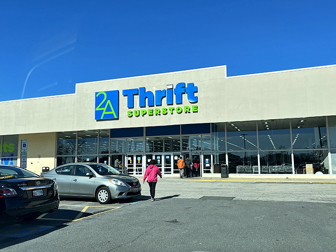 Welcome to bargain paradise! 2nd Ave Thrift Superstore in Laurel is where fashion dreams come true without breaking the bank.