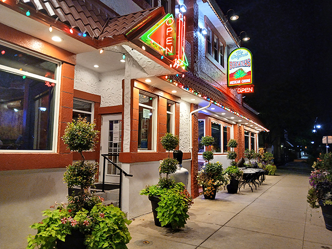 Botanas: Where fiesta meets flavor! This vibrant Milwaukee hotspot is like a Mexican street party wrapped in Wisconsin warmth.