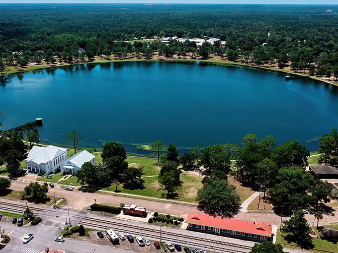Lake DeFuniak: Nature's perfect circle. This spring-fed wonder is so round, it makes crop circles look like a child's scribbles.