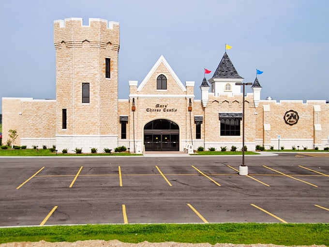 Cheese lovers, your castle awaits! Mars Cheese Castle stands proud, a beacon of dairy delights in Kenosha's landscape.