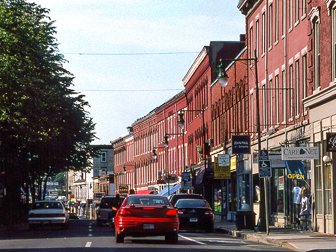 Rockland's Main Street: Where history meets hipster, and lobster is always on the menu. Norman Rockwell would've had a field day painting these charming storefronts!