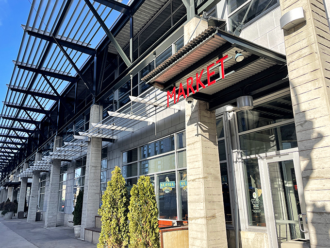 St. Paul Fish Company: Market fresh and ready to impress! This bustling spot is where foodies and fish unite.