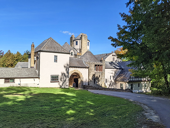Stronghold Castle: Where fairy tales meet reality! This stone fortress looks like it jumped straight out of a storybook and landed in the Illinois countryside.