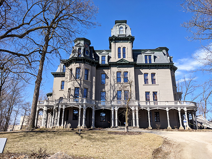 Hegeler Carus Foundation: "Talk about a stairway to heaven! These twin staircases are begging for a dramatic entrance &ndash; cue the Downton Abbey theme!"