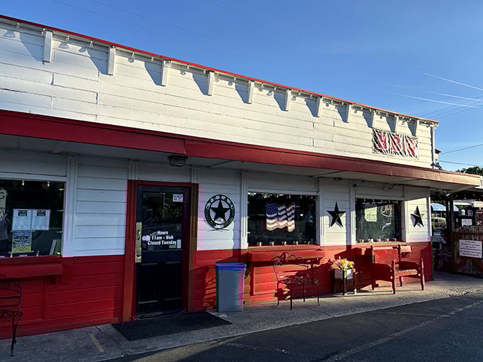 Stars, stripes, and smoky delights! Holy Smoke's facade is as American as apple pie, but with a lot more sizzle.