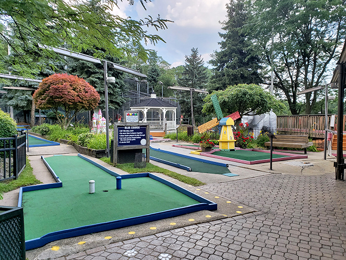 Who needs a caddy when you've got zebras? This safari-themed course brings the Serengeti to Ypsilanti.