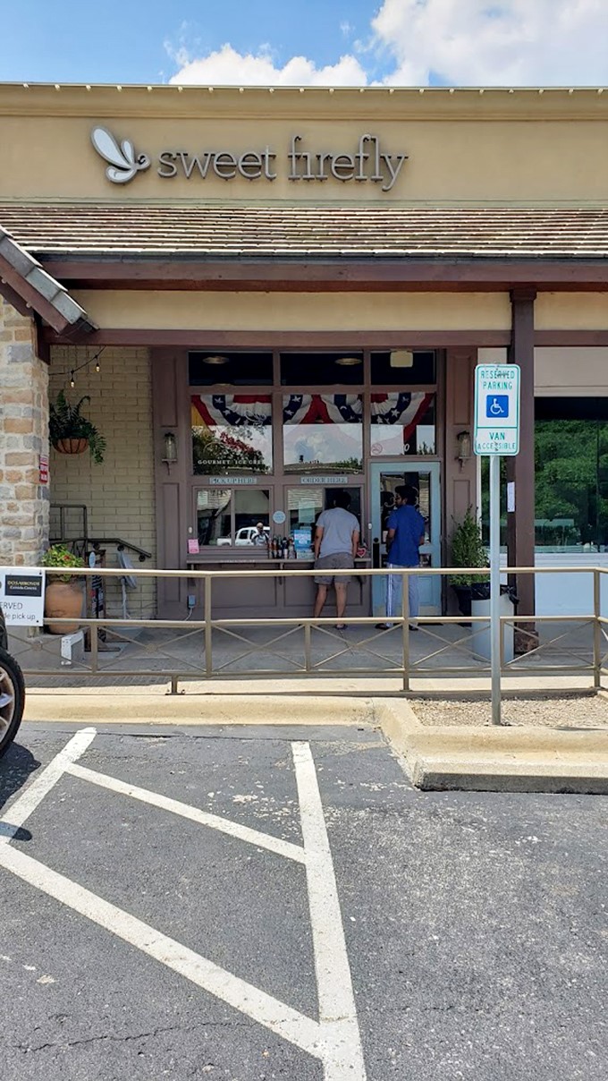 With that patriotic bunting, Sweet Firefly isn't just scooping ice cream; it's serving up a slice of the American dream. 