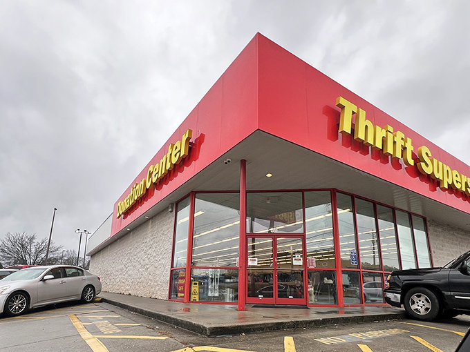 Thrift meets might! Goodwill's angular charm and expansive windows promise a labyrinth of pre-loved wonders waiting to be discovered.