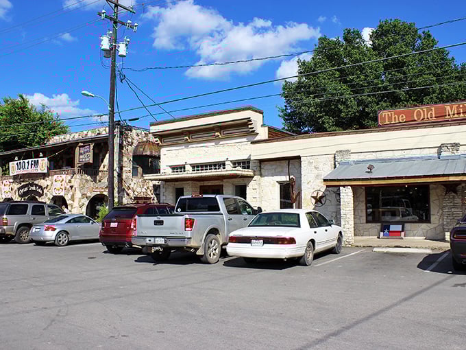 Small-town charm meets big Texas personality. These historic storefronts are like a time capsule, but with better air conditioning and Wi-Fi.