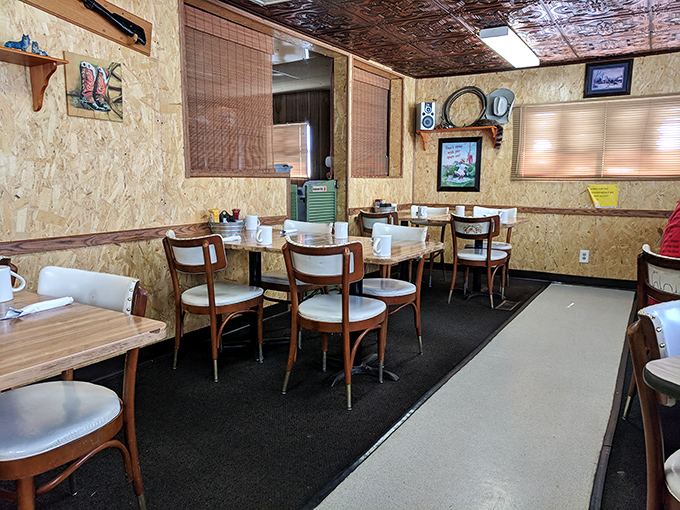 Step into a time machine of taste! G-Ma's interior is a cozy blend of nostalgia and comfort, where every seat feels like Grandma's favorite chair.