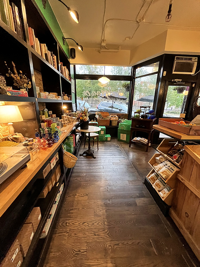 Step into a bibliophile's dream diner! This cozy nook marries the warmth of a well-loved library with the tantalizing aromas of a top-notch eatery.