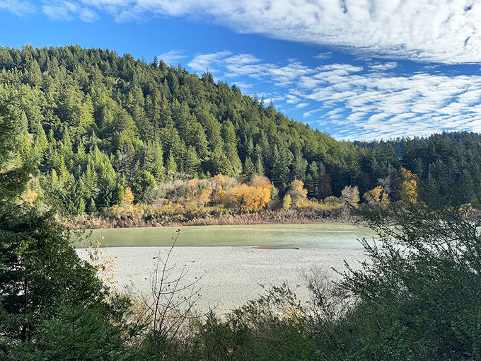 Who needs a green screen when you've got this view? Mother Nature's panoramic masterpiece puts Hollywood to shame.