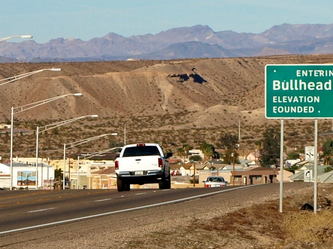 Welcome to Bullhead City, where the desert decided to take a refreshing dip! This riverside oasis is like finding an ice-cold lemonade stand in the Sahara.
