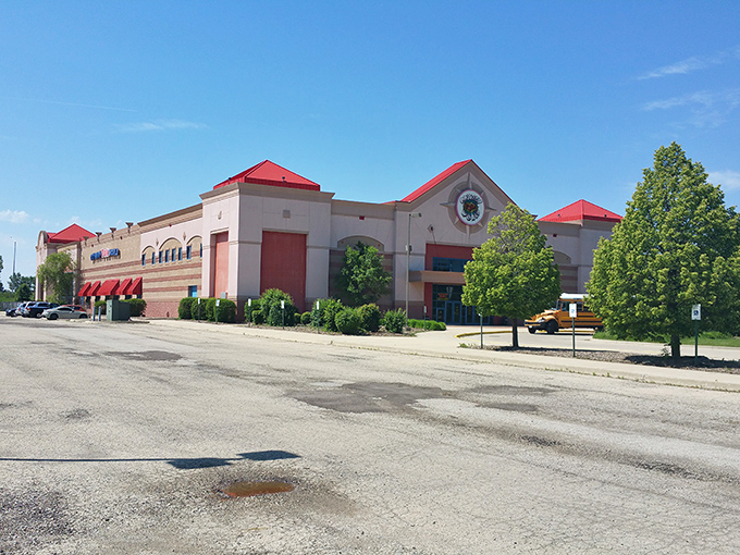 Forget the yellow brick road &ndash; follow the red awnings to this palace of amusement. It's like Willy Wonka designed an amusement park!