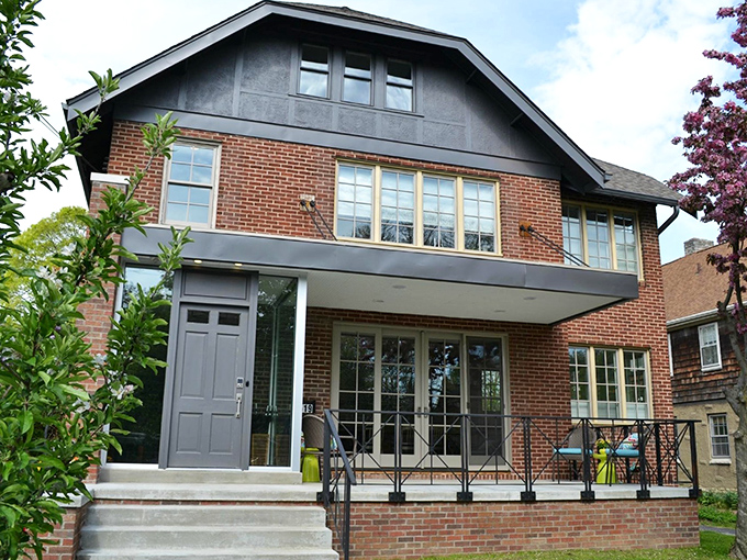 Step right up to relaxation station! This inviting entrance is like a warm hug from your favorite aunt, only with better decor.