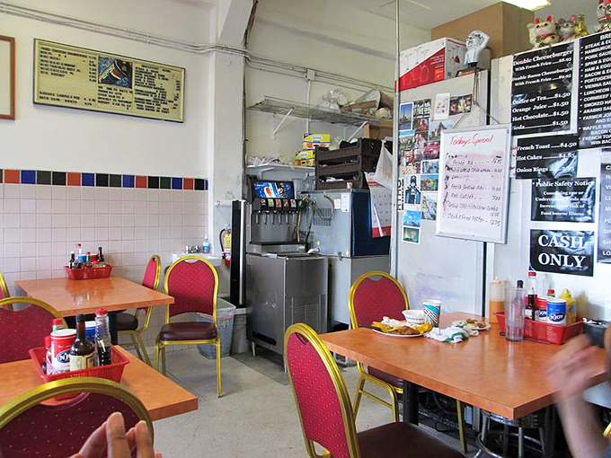 Step into a time capsule of comfort food. Ray's interior is where nostalgia meets your taste buds.