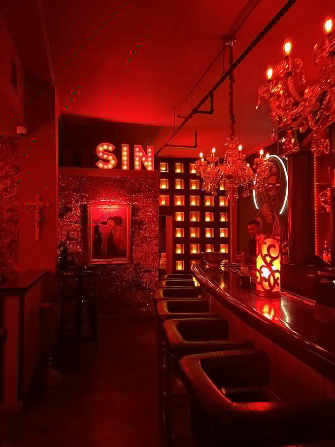 Step into a crimson dreamscape where Gatsby meets film noir. The Saint's interior is a feast for the eyes that'll make you forget the outside world exists.
