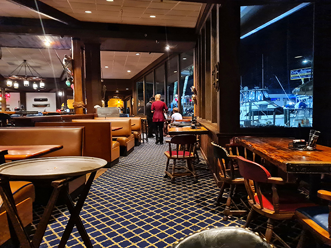 Nautical chic meets cozy comfort. This dining room could make even landlubbers feel like seasoned sailors, with a view that's pure Florida magic.