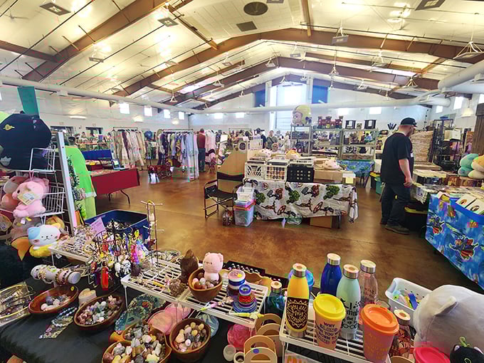 Grandma's china cabinet meets Mad Men chic. These retro gems are just begging to host your next swanky soir&eacute;e or nostalgic tea party.