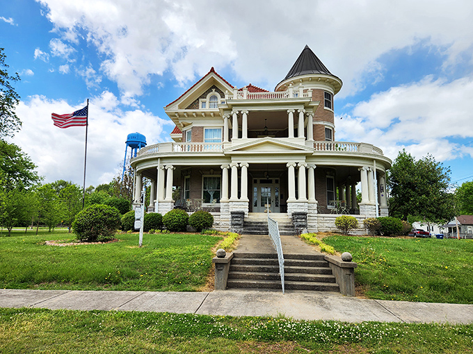 Stars and stripes meet Victorian splendor. This grand dame of architecture proves that American history and whimsical charm can coexist beautifully.