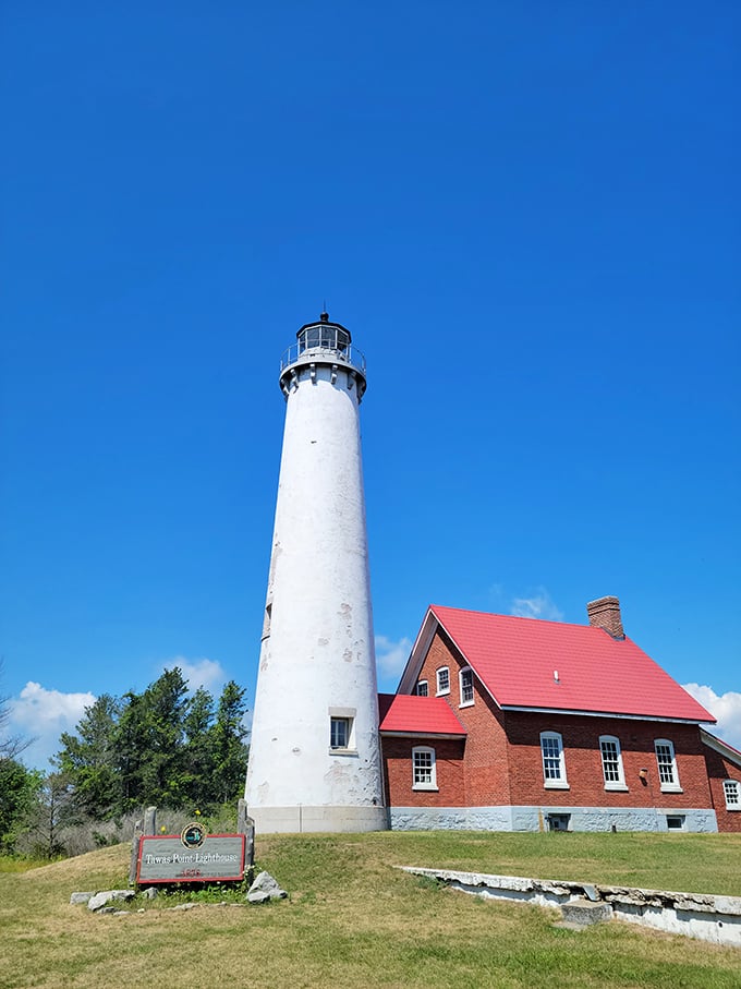 This lighthouse isn't just a pretty face &ndash; it's been guiding ships and collecting stories since 1876. Talk about a Great Lakes glow-up!