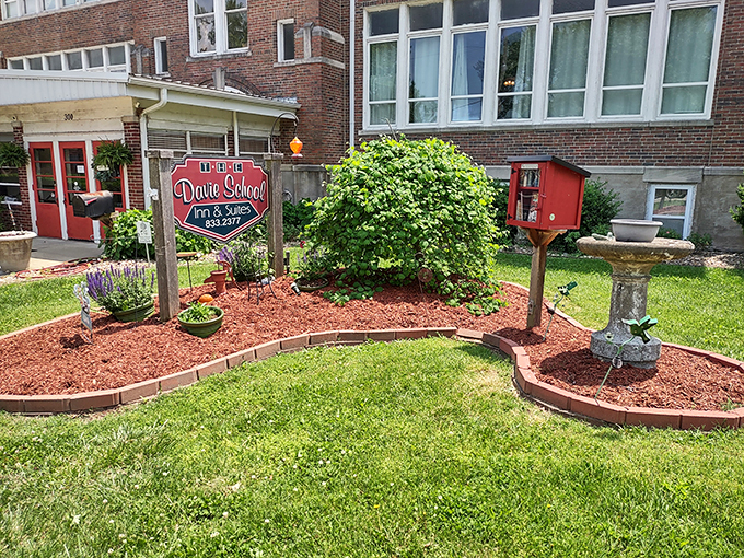 Who says you can't go back to school? This whimsical sign promises a stay that's more "suite" than detention, with a dash of nostalgia on the side.