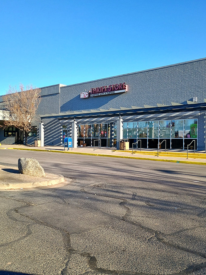 Arc de Triomphe of thrifting! This store's got more layers than a vintage onion. Peel back each one for a new surprise!