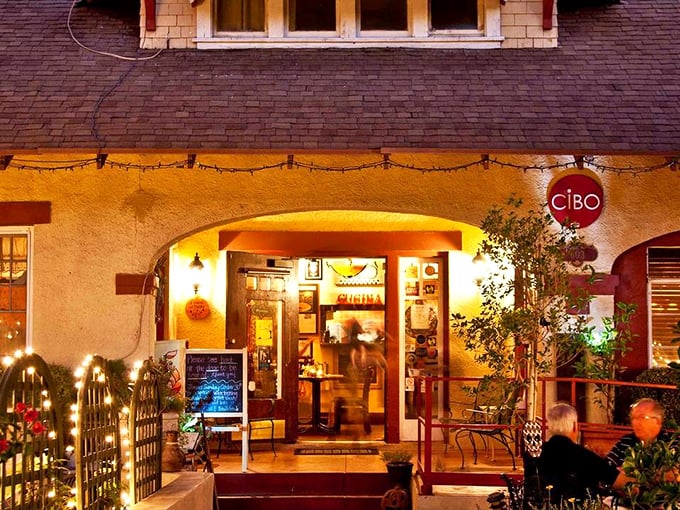 Cibo: Step into this 1913 bungalow and prepare for a pizza party that would make even the Gatsby green with envy.