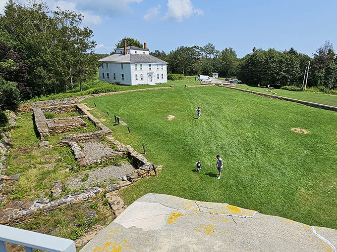 Colonial Pemaquid: Where time travel meets archaeology! Explore reconstructed Fort William Henry and imagine life in early America, minus the dysentery.