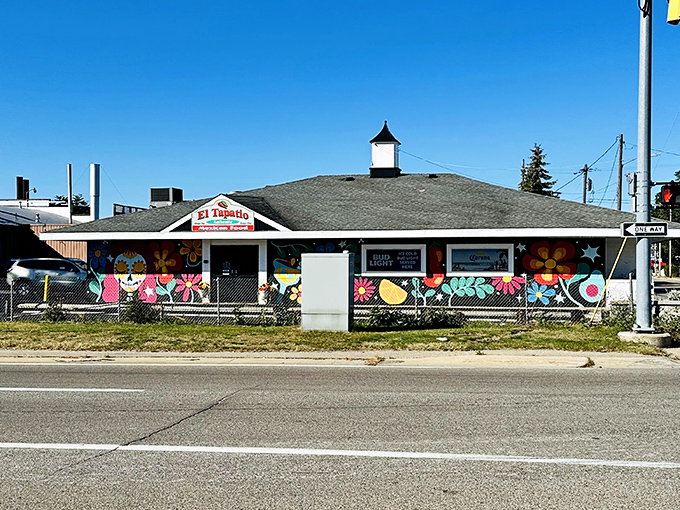 El Tapatio: Muskegon's mural-adorned marvel! This colorful facade is like a preview of the flavor explosion waiting inside.