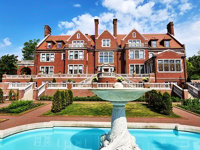 "Lake Superior's crown jewel!" Glensheen Mansion is where 'Downton Abbey' meets 'Fargo' &ndash; minus the wood chipper, thankfully.