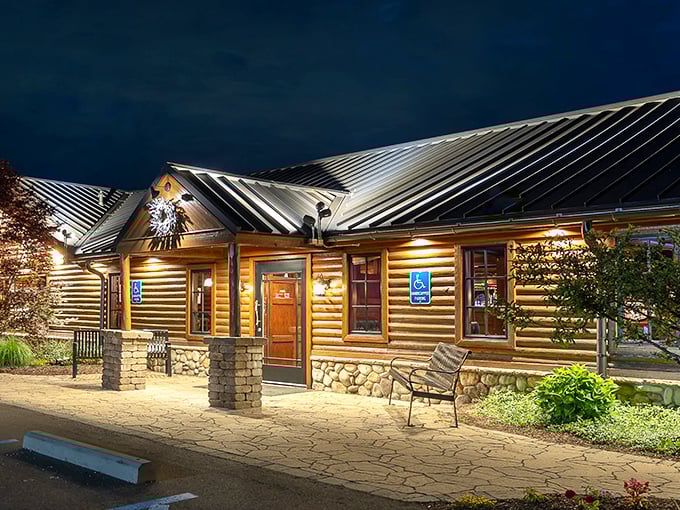 Log cabin on steroids! Karl's Cabin is where Paul Bunyan would go for a midnight snack &ndash; portions to match the rustic charm.