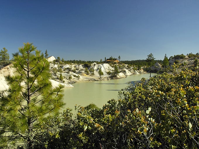 Welcome to Malakoff's grand canyon of gold fever! This technicolor gorge is what happens when Mother Nature decides to redecorate.
