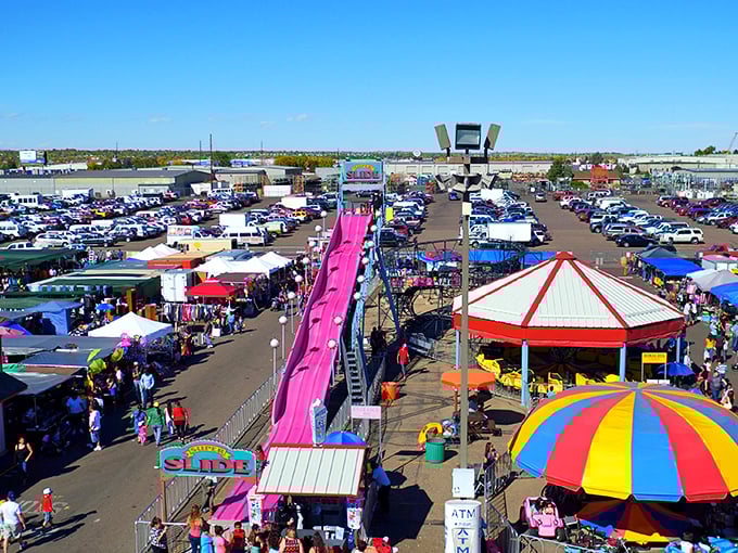 Flea market or carnival? Why not both! This colorful cornucopia of curiosities is where bargains meet fun in the sun.