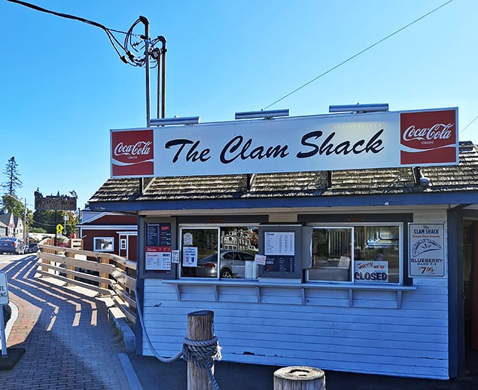 The Clam Shack: Perched on a bridge like a seagull eyeing your lunch. This tiny white beacon of deliciousness is a Kennebunk legend.
