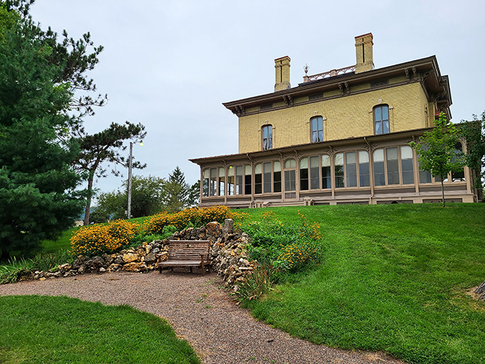 Villa Louis: Where the Mississippi meets Victorian extravagance. It's like Versailles decided to take a Midwest vacation.