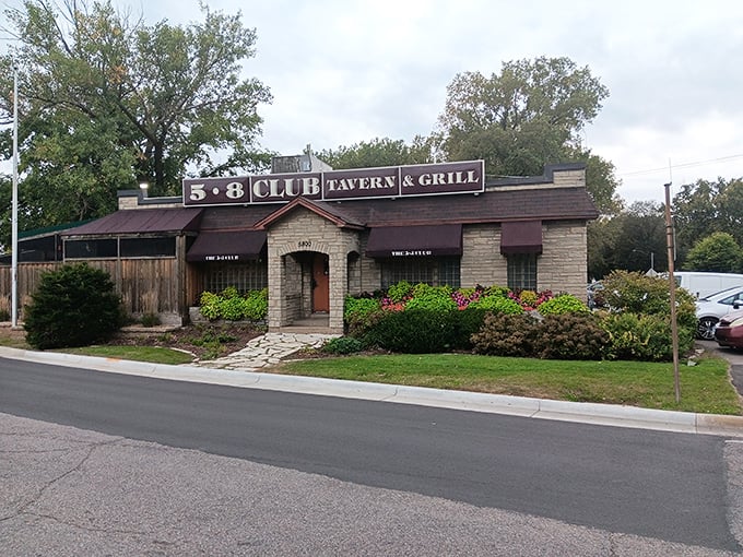 Spelling drama aside, 5-8 Club's Juicy Lucy is a work of art. It's where cheese meets destiny between two buns.