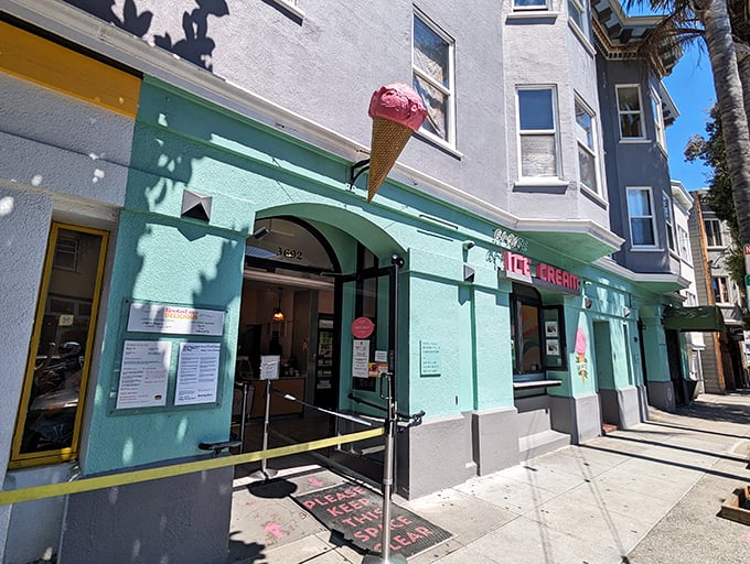 Scoops so good, you'll forget about your smartphone for a full five minutes. It's like a party in your mouth, and everyone's invited!