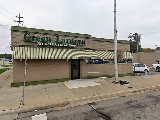 "The Best Pizza in Town" isn't just a claim&mdash;it's a challenge. Green Lantern's been serving up slices of heaven since 1955.