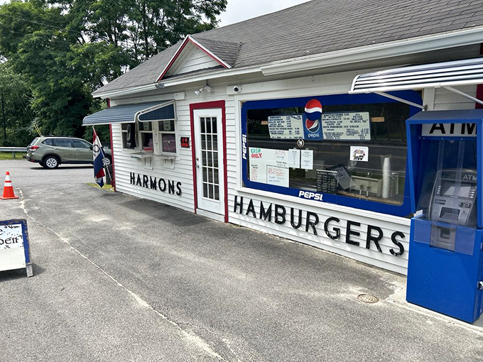 Step up to burger nirvana! Harmon's no-frills approach is a refreshing throwback in our world of gourmet excess.