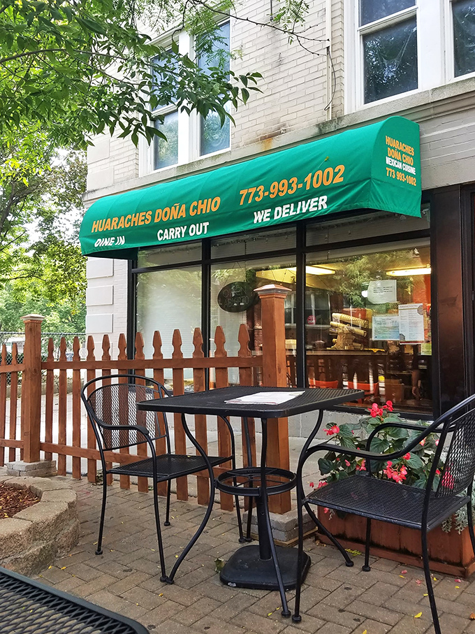 Forget glass slippers, Cinderella should've tried these huaraches! Do&ntilde;a Chio's storefront promises a happily-ever-after for your appetite.