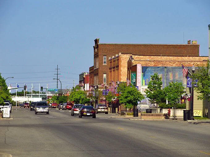 A slice of small-town Americana that's cozier than your grandma's quilt. International Falls invites you to slow down and savor life's simple pleasures.