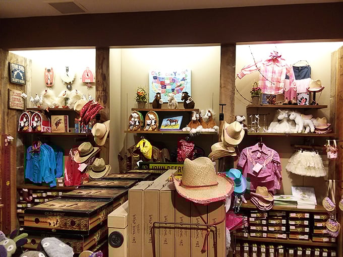 Market day magic! Stroll through a sea of tents offering everything from garden-fresh veggies to artisanal treasures. It's like a treasure hunt with snacks!