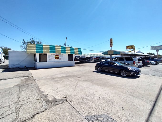 Flash your headlights for a blast from the past! Keller's Drive-In is where burgers meet bygone era, and every bite is a trip down memory lane.