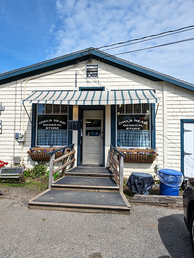 The "Seven Napkin Burger" isn't just a meal, it's an adventure. Pack your appetite and leave your dignity at the door!