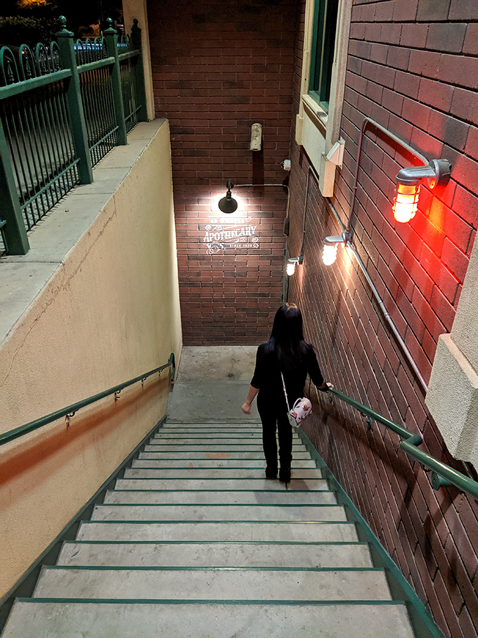 Hop down this rabbit hole for a mad tea party of flavors. Plush seating and moody lighting set the stage for Prohibition-style revelry.