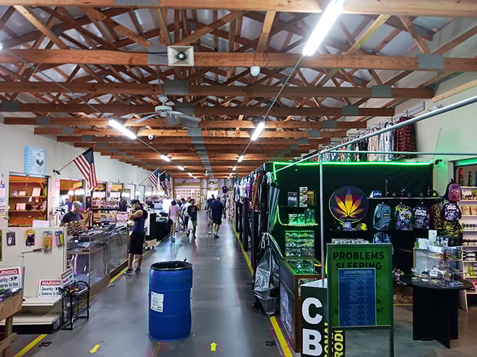 From vintage vinyl to quirky collectibles, Webb Road Flea Market is like your eccentric aunt's attic, but with price tags.