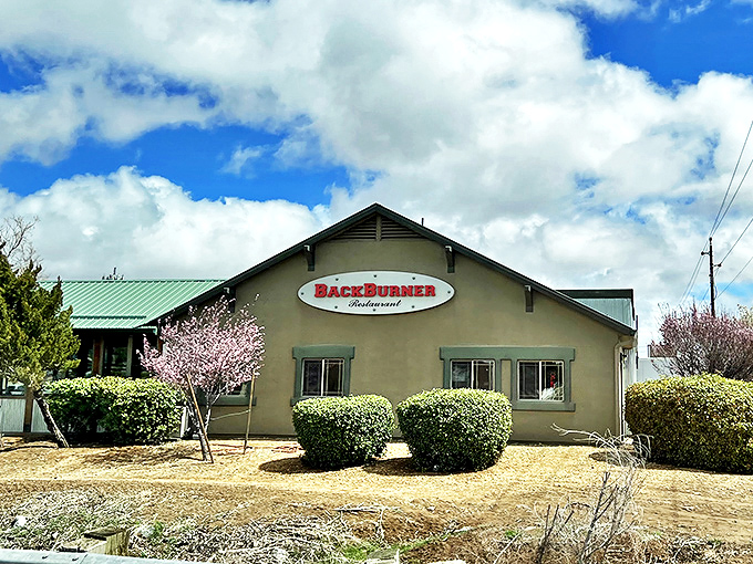 Back Burner Restaurant: Don't let the name fool you &ndash; this place near Prescott should be front and center on your culinary radar. It's where comfort food gets a gourmet makeover.